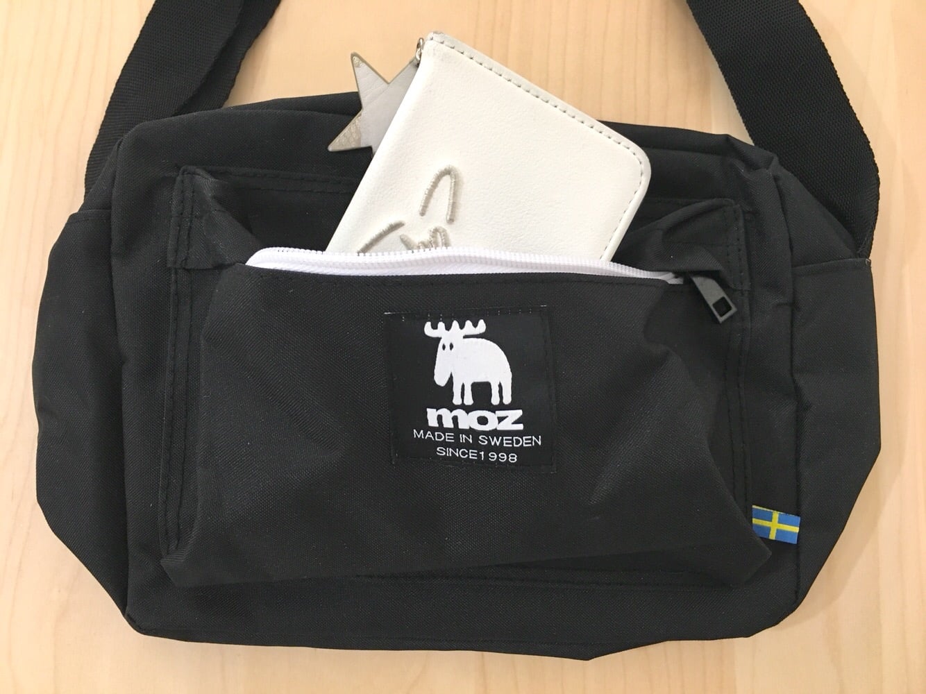 【moz】のムック本に新作が登場！今度は便利機能たっぷりのショルダーバッグ！！