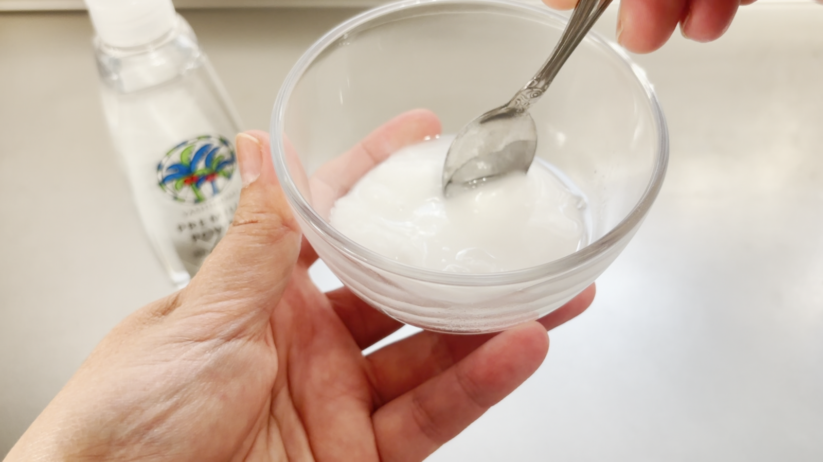 「シンク」が気持ちいいほどピカピカになる！くすみ落とし掃除術「すっきりした！」「輝いてる」